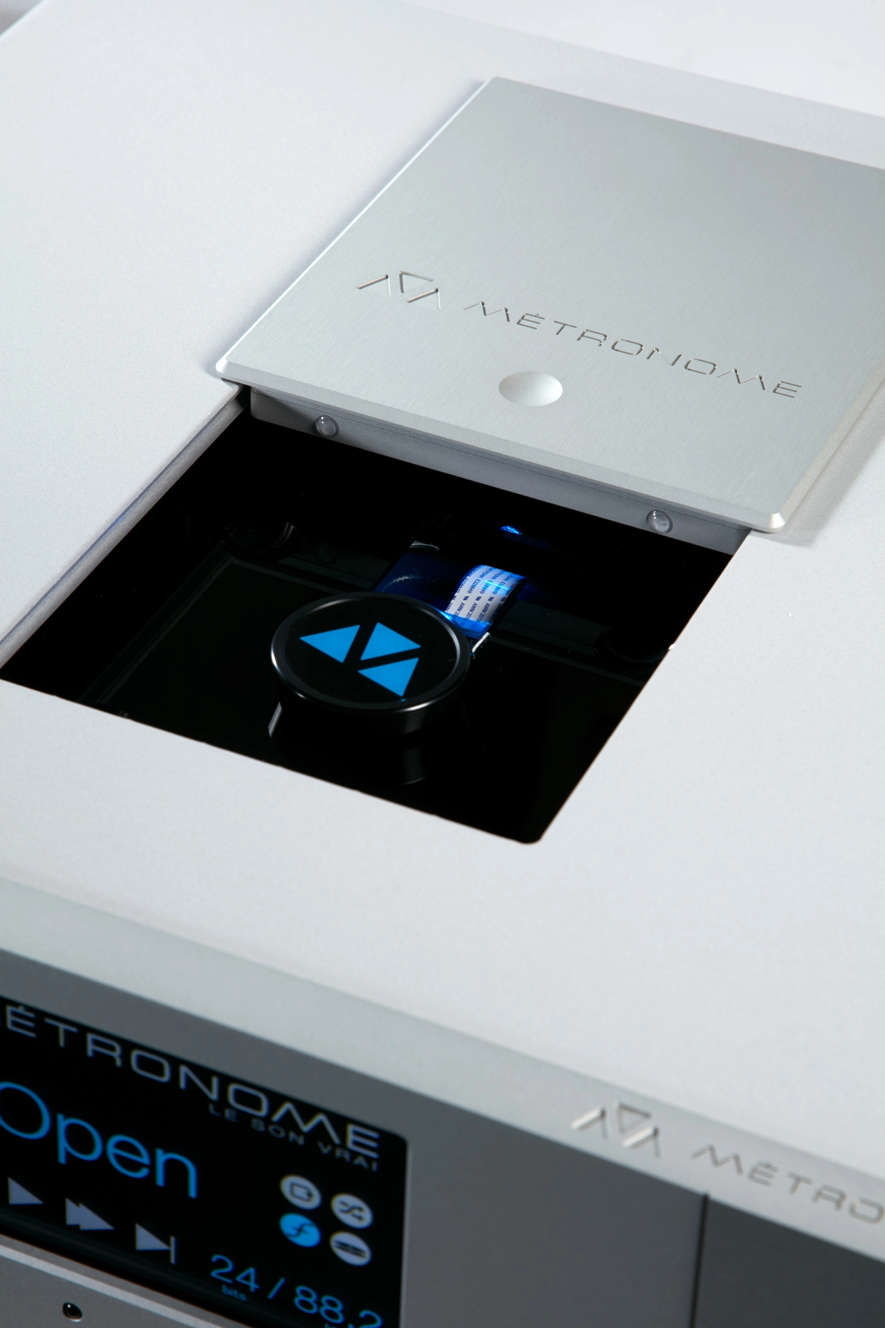 נגן t|AQWO CD Transport מבית METRONOME